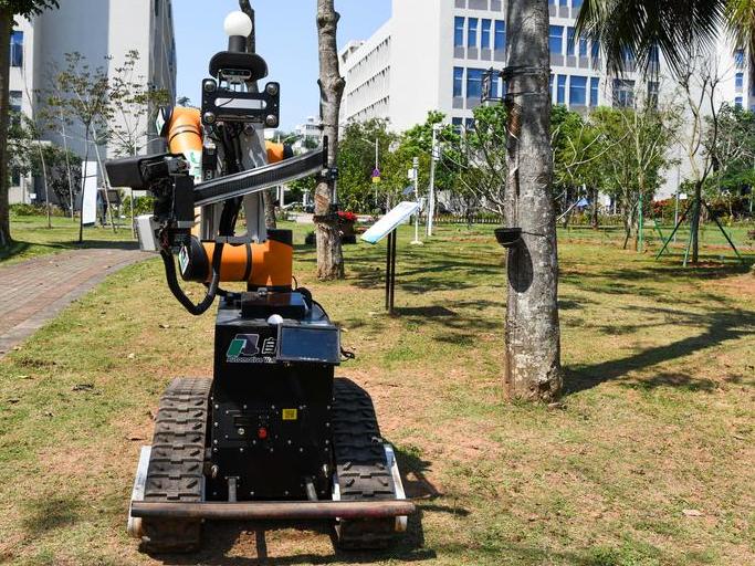 AI-powered rubber-tapping robots designed to alleviate labor shortage